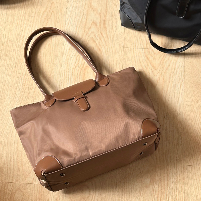 [ Tặng Kèm Charm ] Ameri あめり Tote Bag - Tote Vải Dù Phối Da Ameri ( Ouithebrand ) | Shopee Việt Nam