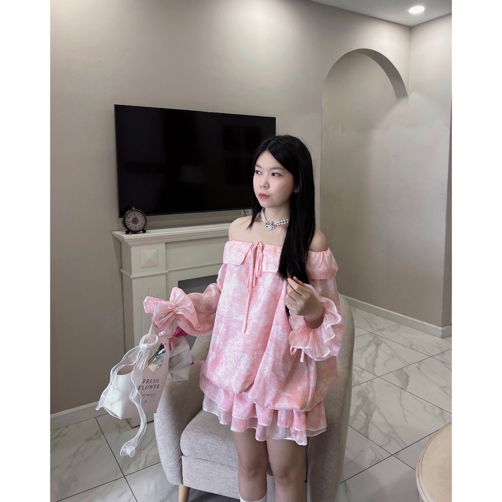 Váy trễ vai KÈM QUẦN đầm tơ hoạ tiết hồng dáng bí thiết kế Bonheur Xiuming Dress | Shopee Việt Nam