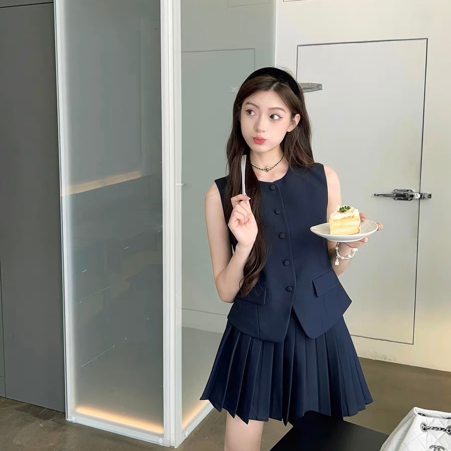 [SE8961] Set áo gile vest hai túi sườn vạt chéo kèm chân váy xếp ly ...