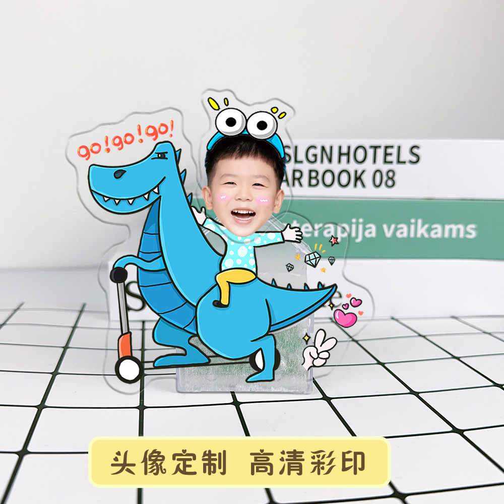 Mô hình standee lắc đầu vô cực ghép mặt in hình theo yêu cầu ...