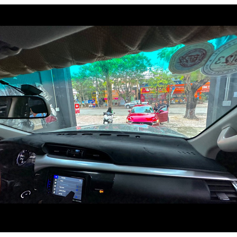 Thảm taplo Toyota Hilux | Shopee Việt Nam