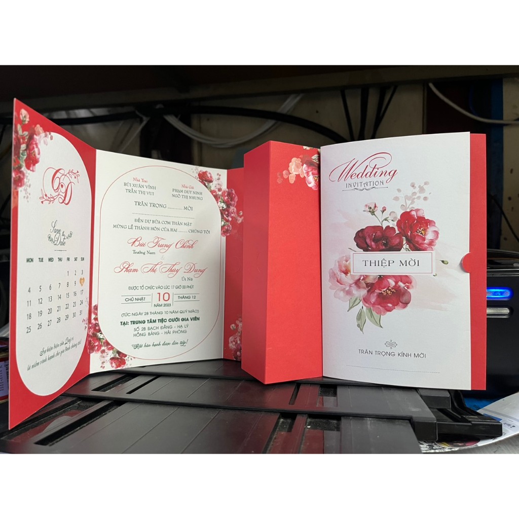 Thiệp cưới đỏ BT305 mẫu đơn giản, tinh tế siêu ưu đãi, gập 3 đã in nội ...