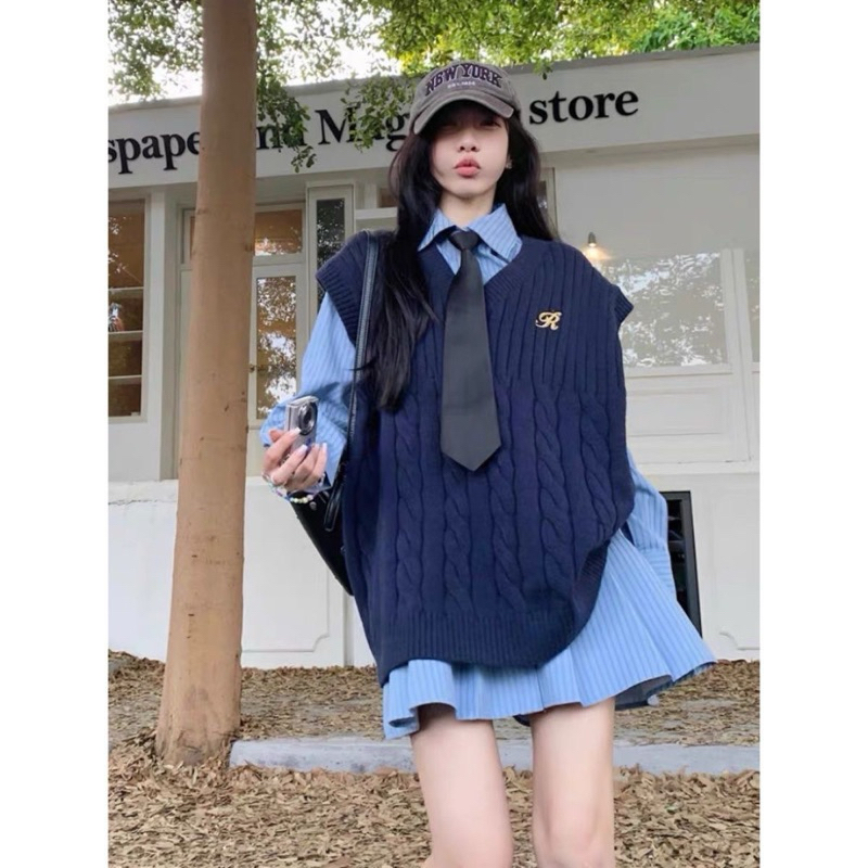 (CÓ SẴN) SET ÁO LEN GILE + VÁY KẺ XANH + CÀ VẠT | Shopee Việt Nam