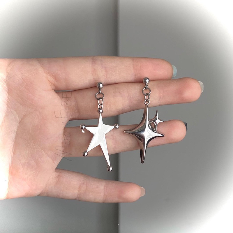 KHUYÊN TAI 'TWINKLE STAR' / MOONFIRE | Shopee Việt Nam