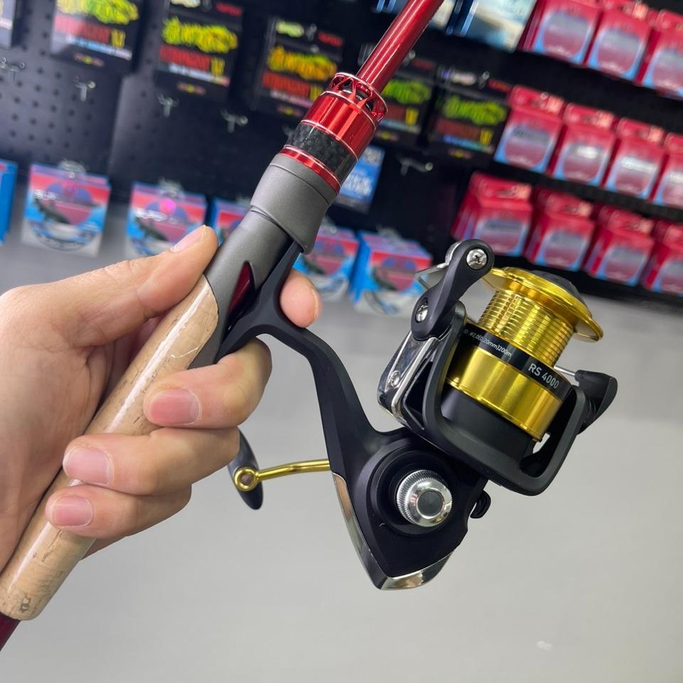 [LK HÒA] [MUA 01 BỘ TẶNG 01 CUỘN DÙ LK] BỘ CẦN CÂU LURE LK HÒA VÀ MÁY ...