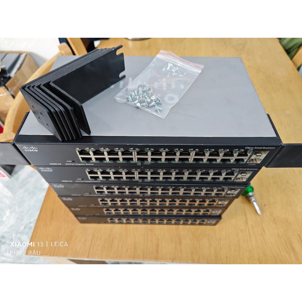 Bộ chia mạng Switch Cisco SG92-24 Cisco 24 cổng Gigabit + 2 cổng Combo ...