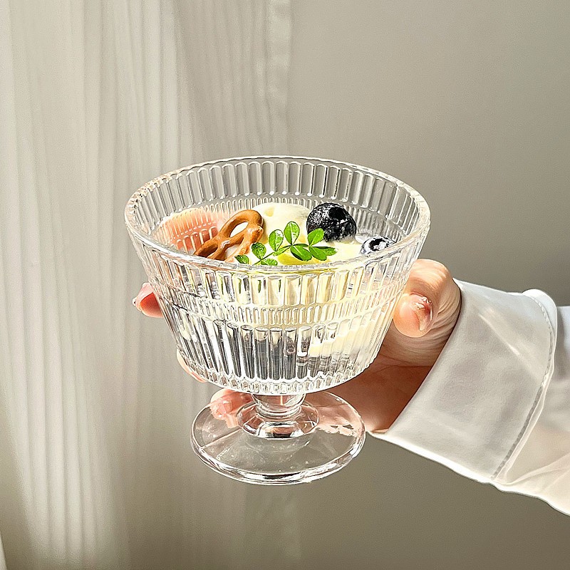 Ly đựng kem, ly uống cocktail dáng loe sọc,chất liệu thuỷ tinh chịu ...