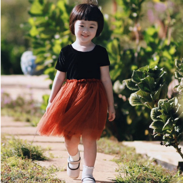 (Yi Closet) Đầm nhung phối váy lưới tông đen - cam đất cho bé 10 - 25kg ...