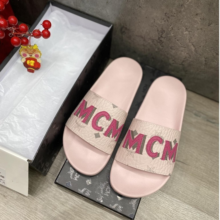 SLIDE SANDAL MCM 'WHITE PINK'. DÉP MCM HỒNG CHỮ ĐỎ NHẬP TRUNG CAO CẤP ...