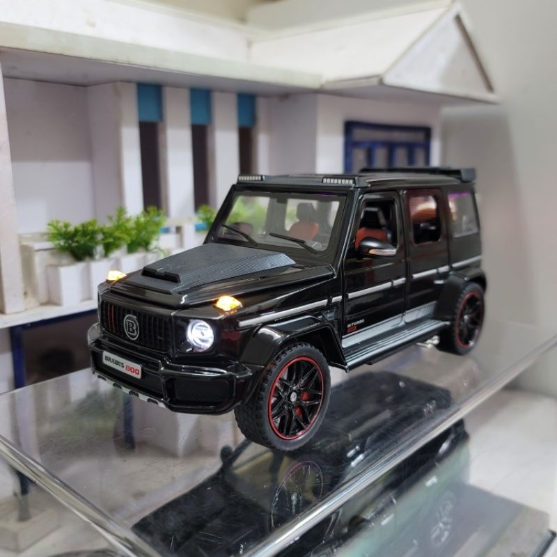 Mô hình xe Mercedes G800 Brabus tỉ lệ 1:24 bằng hợp kim có đèn và chạy ...