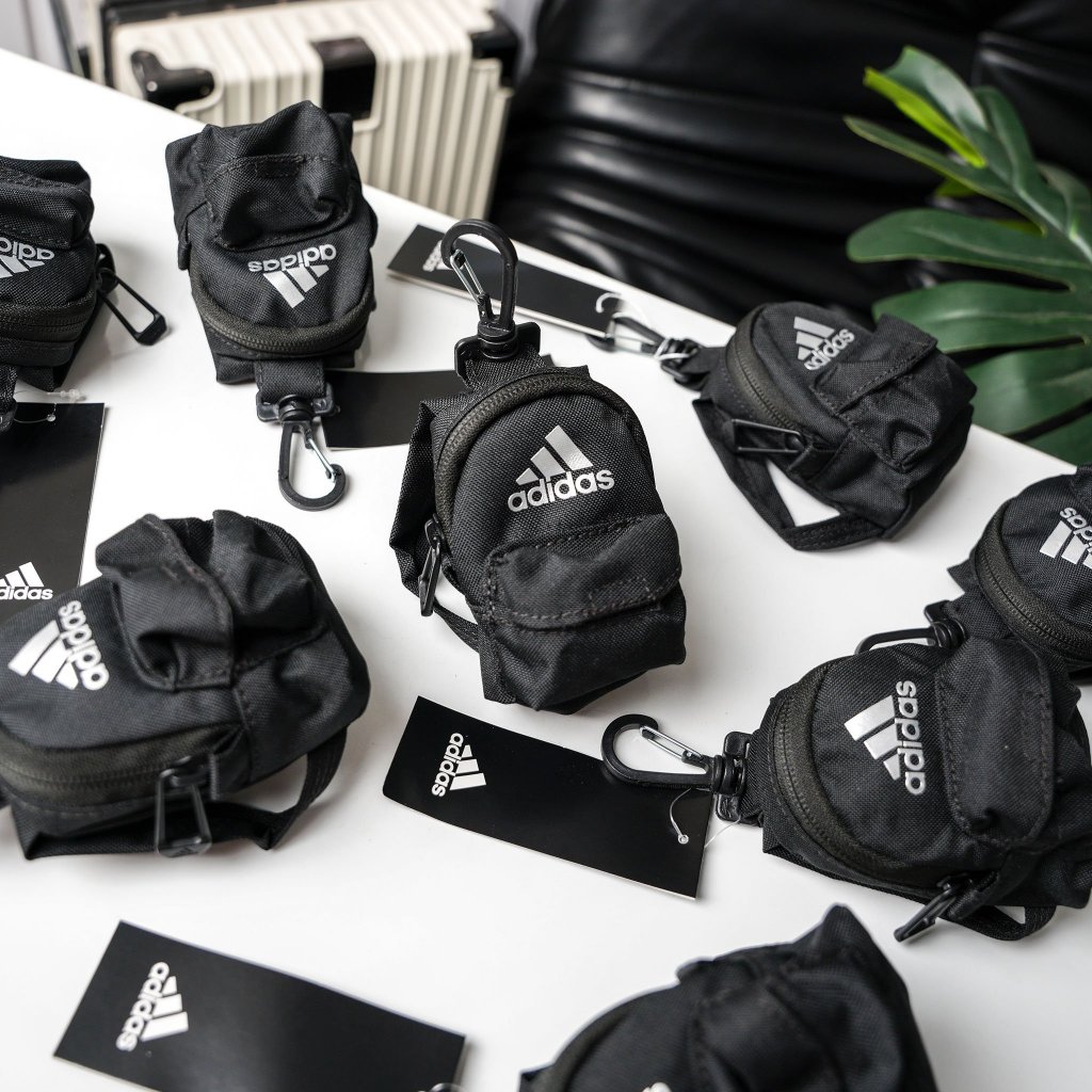Móc Khóa Adidas IB0294 Nhỏ Gọn Gắn Túi Balo Móc Chìa Khóa Xe Máy Xe Hơi ...