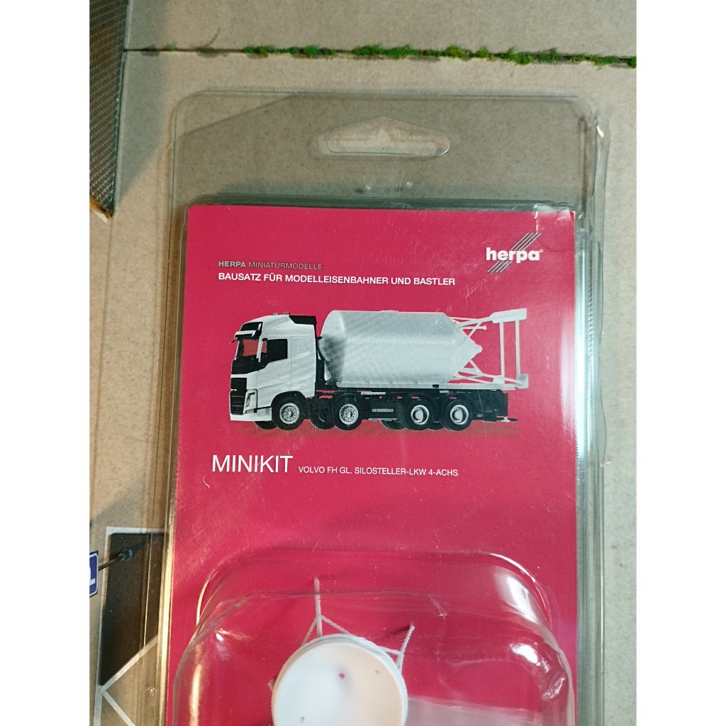 Mô hình 1:87 Herpa Volvo FH GL Silosteller 8x4 | Shopee Việt Nam