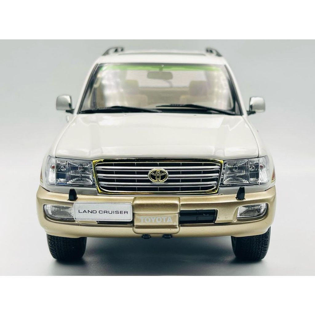 Mô hình xe Toyota Land Cruiser LC100 tỷ lệ 1:18 | Shopee Việt Nam