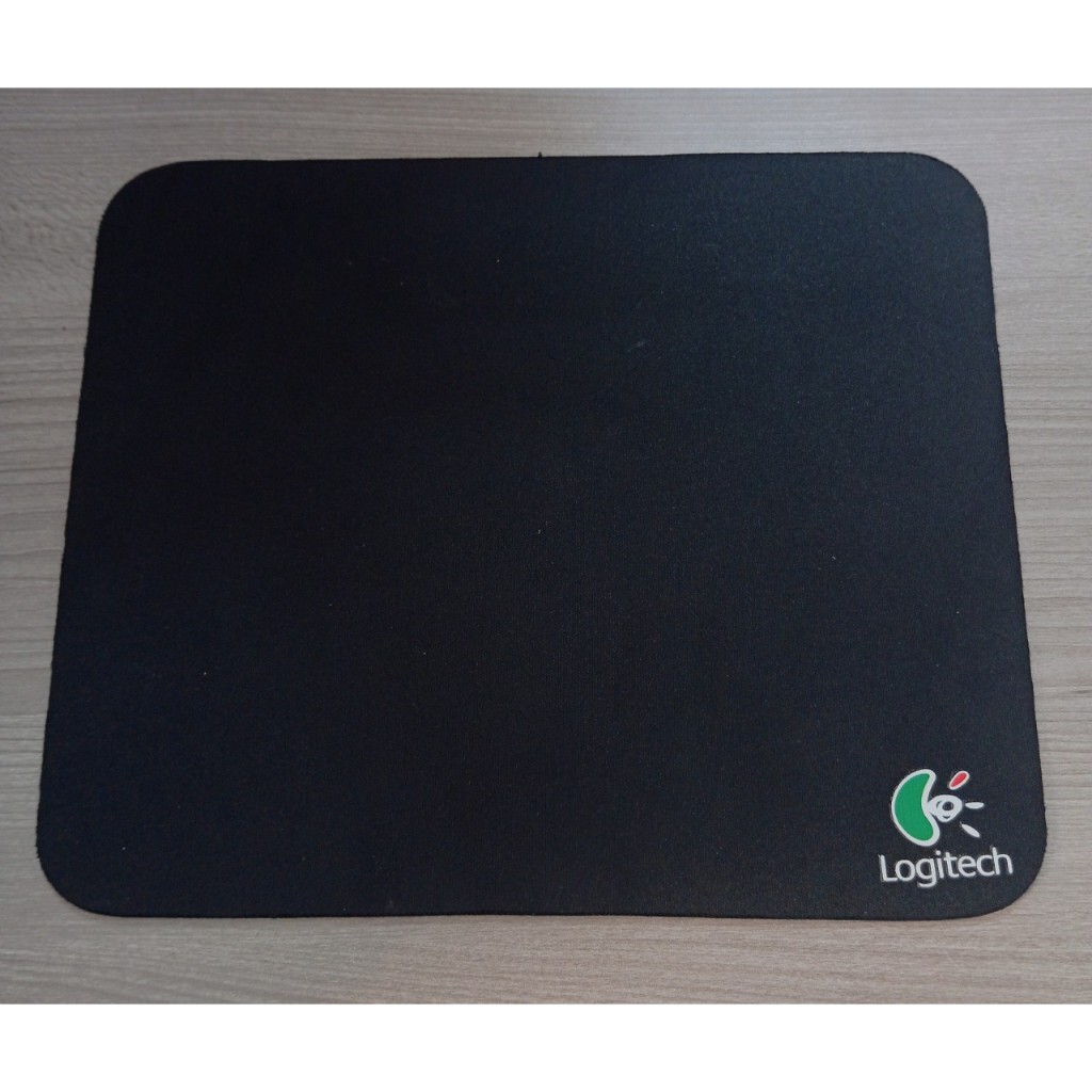 Miếng Lót Chuột Logitech - Màu Đen (22x18) | Shopee Việt Nam