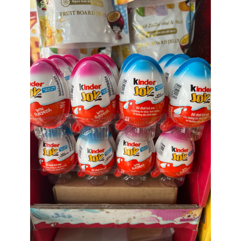 Kẹo trứng socola Kinder Joy bất ngờ với đồ chơi cho bé trên3 tuổi 20g ...