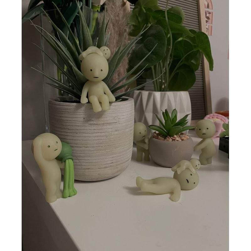 [Chính Hãng] Smiski mô hình đồ chơi blind box random | Shopee Việt Nam