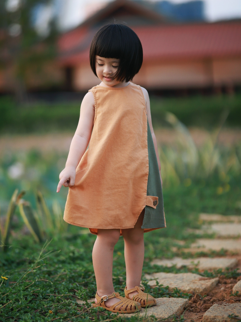 (Yi Closet) Đầm suôn lưng V phối màu cho bé 10 - 25kg | Shopee Việt Nam