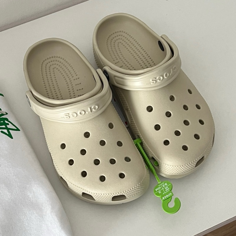 [CHÍNH HÃNG] Crocs classic BONE/BE tặng 6 jibbitz khi mua | Shopee Việt Nam