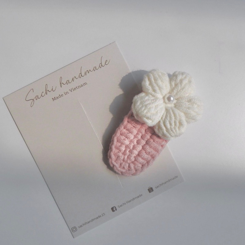 Sachi Handmade • Kẹp mái hoa len móc đính trai Pamiu | Shopee Việt Nam