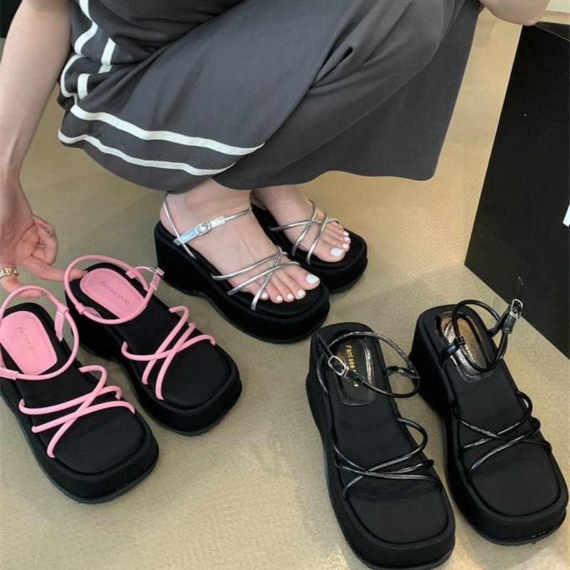 Sandal nữ quai dây LICATE đế cao QCCC( form to lùi 1 size) | Shopee ...