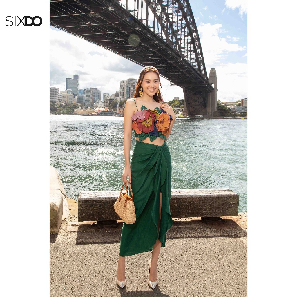 Áo nữ hoa linen hai dây xanh SIXDO (Dark Green Linen Top With Flower ...