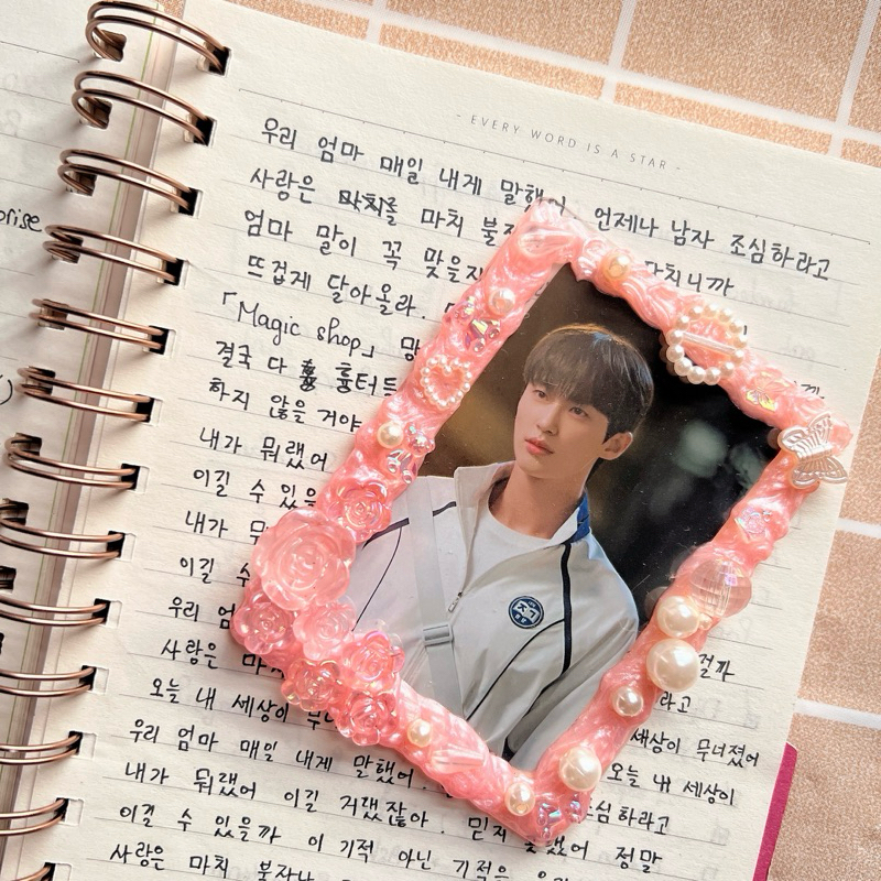 Set 11 Card Byeon Woo Seok / Ryu Seon Jae phim Lovely Runners / Cõng ...