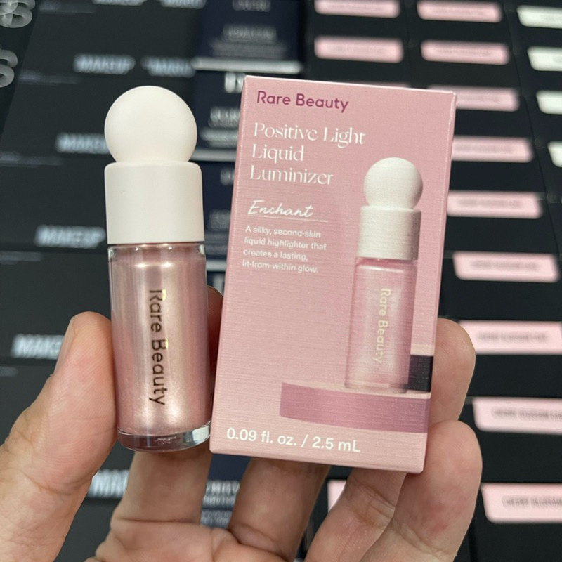 Kem bắt sáng Rare Beauty by Selena Gomez Mini Positive Light Liquid ...