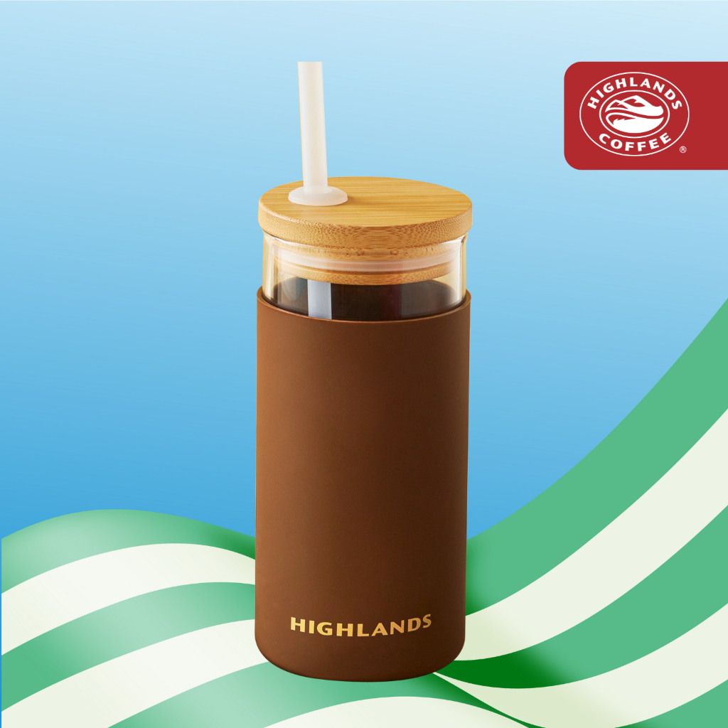 LY THUỶ TINH CÓ ỐNG HÚT HIGHLANDS COFFEE HOẠ TIẾT, NẮP GỖ - MÀU NÂU ...