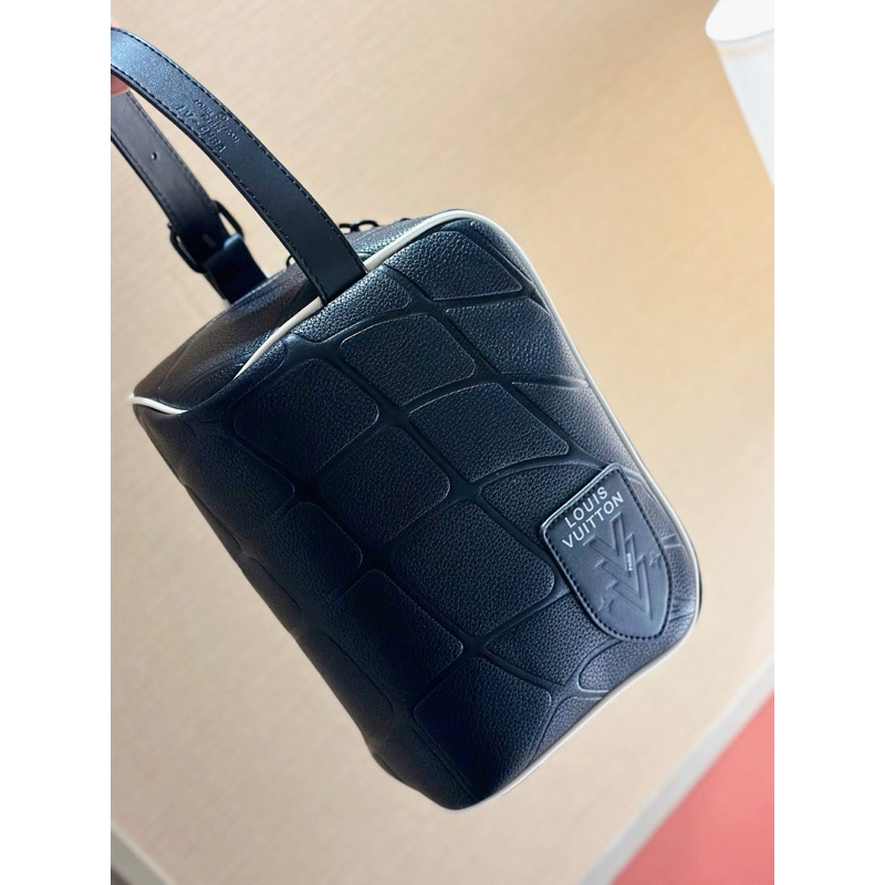 Túi LV NBA DOPP KIT SUPER có sẵn full box | Shopee Việt Nam