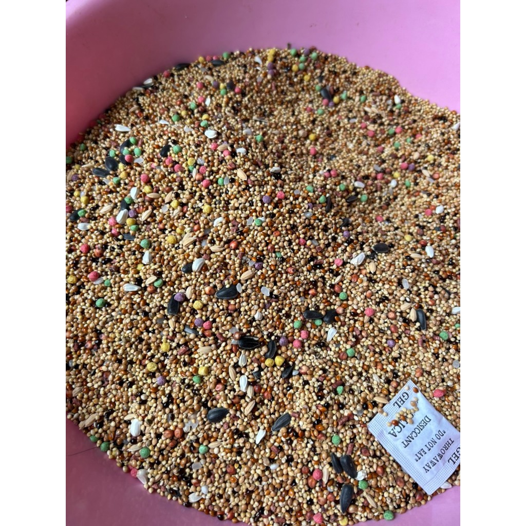 Hạt trộn cho chim vẹt Lovebird, Yến Phụng, Cocktaie lẻ 1kg | Shopee ...