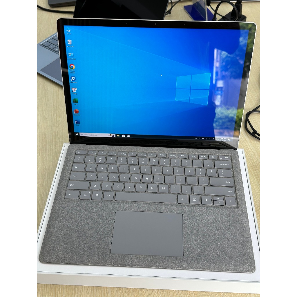 Suface Laptop 2 Core i5-8350 | Ram 8GB | SSD 256GB | Màn 2k Cảm ứng ...