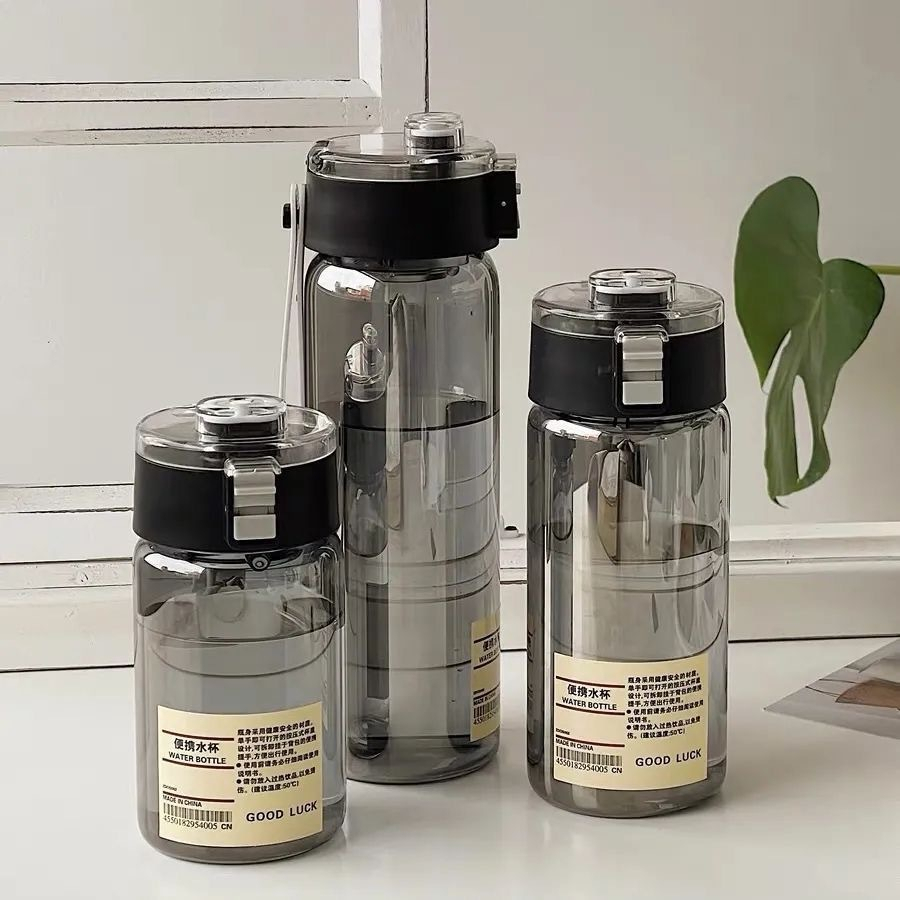 Bình Nhựa Đựng Nước Trong Suốt Màu Đen MUJI 350, 550, 750ml Nắp Chống Tràn | Shopee Việt Nam