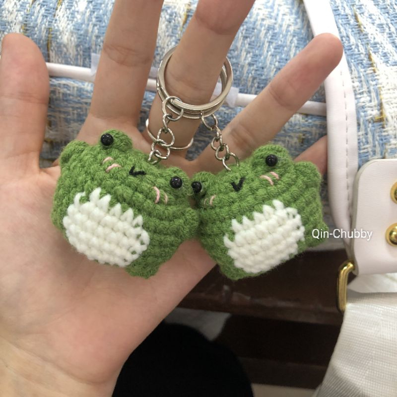 𝐐𝐢𝐧-𝐂𝐡𝐮𝐛𝐛𝐲 /Móc khoá len ếch xanh handmade | Shopee Việt Nam