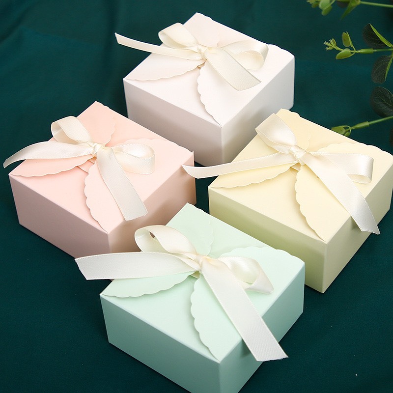 [9x9x5cm] Hộp đựng quà tặng phụ kiện, bánh kẹo cưới có kèm nơ Ruy Băng ...