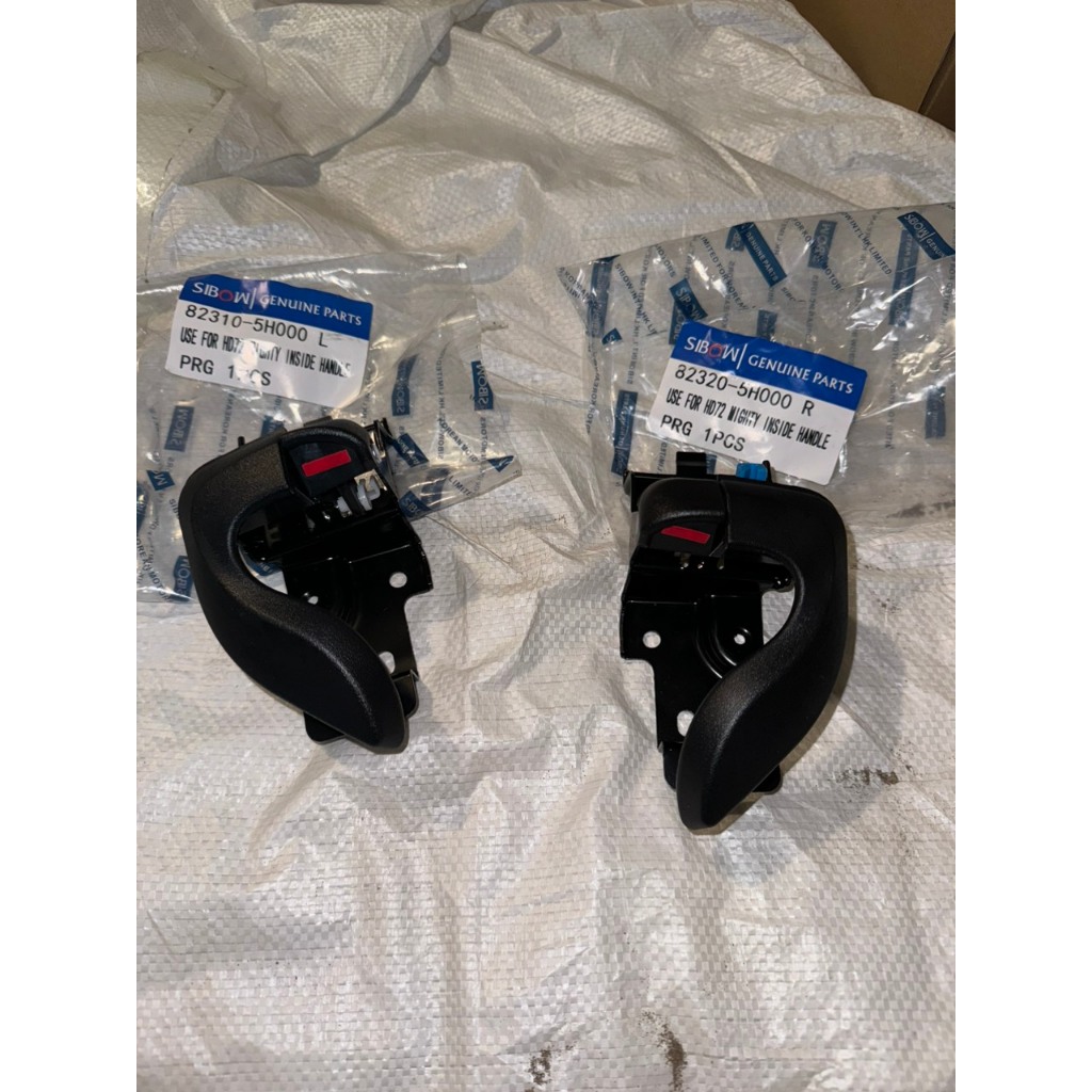 Tay mở cửa trong huyndai MITY 2 HD65 HD72 82310-5h000L 82320-5h000R ...