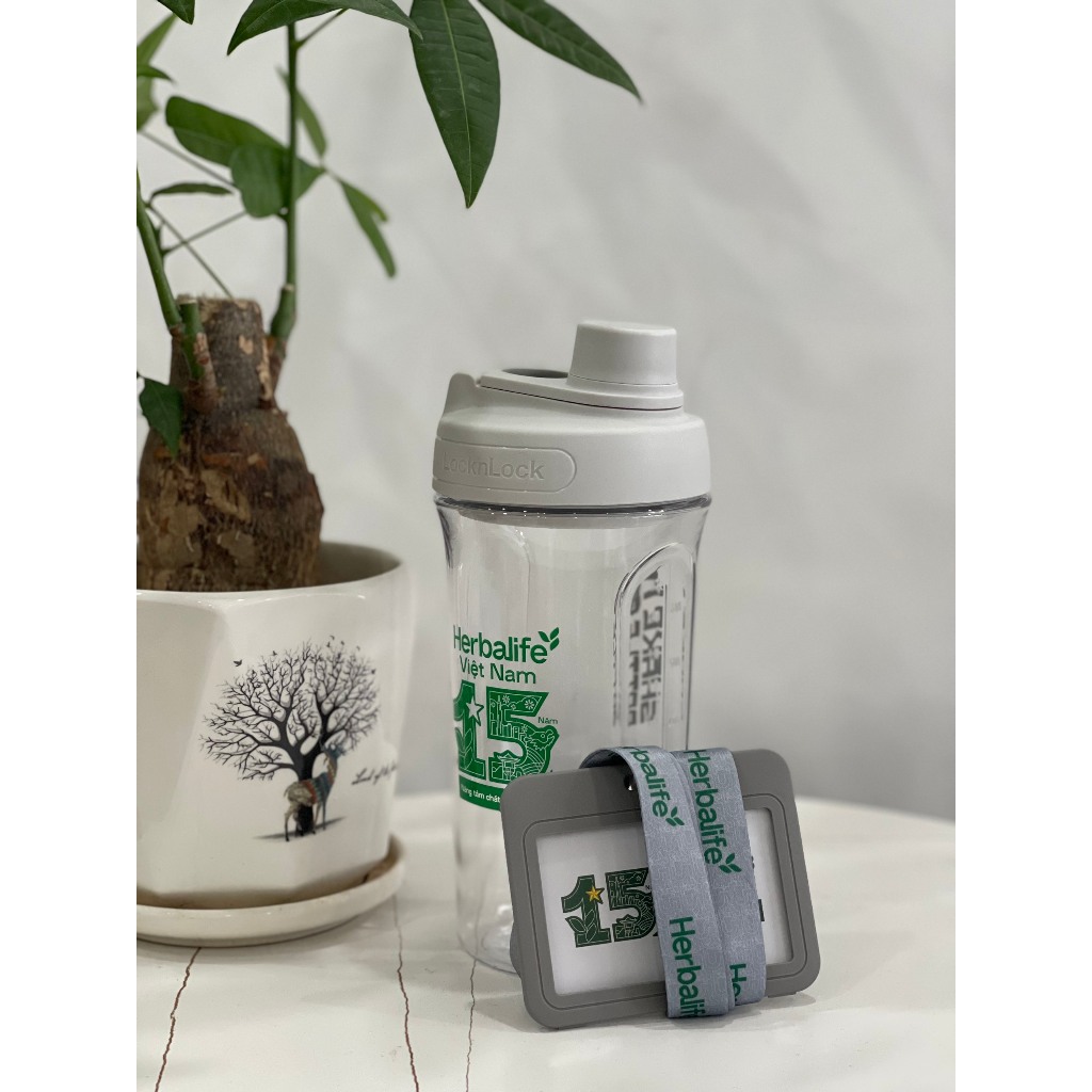 Bình Shake Lock & Lock và Thẻ đeo(Quà tặng cty HBL) | Shopee Việt Nam