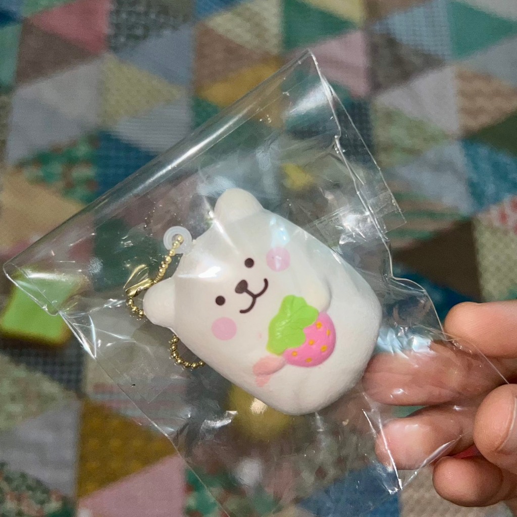 SQUISHY GẤU ÔM DÂU MINI IBLOOM DF NHẸ XÍU | Shopee Việt Nam