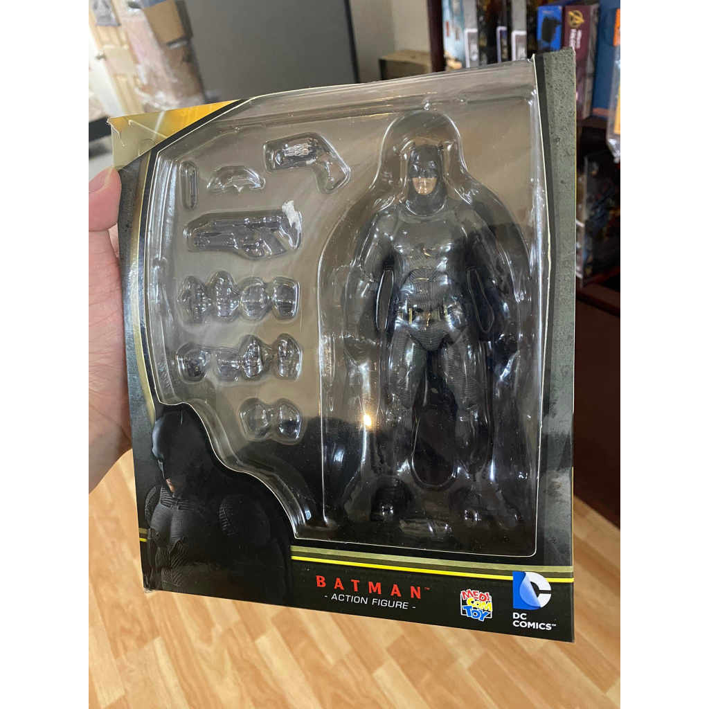 Mô hình MAFEX Batman bvs | Shopee Việt Nam