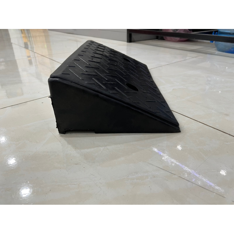 cao su cầu dốc, cao su kê bậc thềm ( 50cm x 25cm x 12cm) - nặng 8kg ...