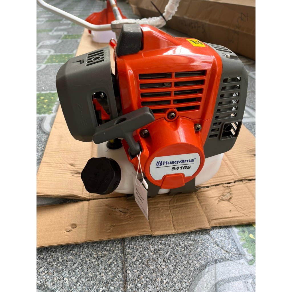 máy cắt cỏ Husqvarna 541RS ( gồm đầu máy + tay cầm + phụ kiện máy ...