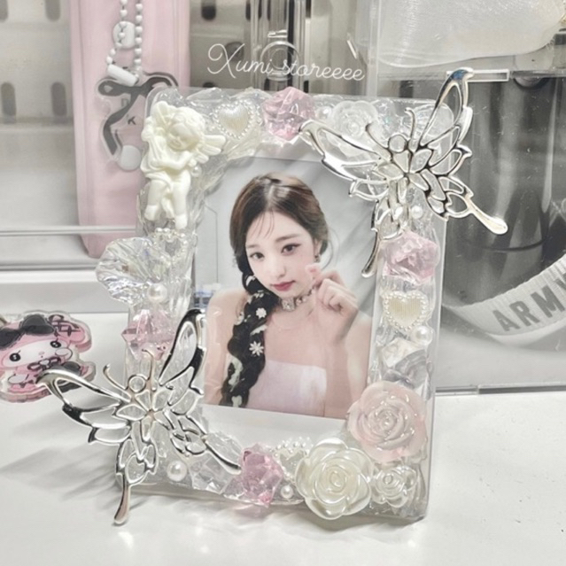 Toploader decor kem keo charm bướm bạc trang tri decor ảnh card, pola ...