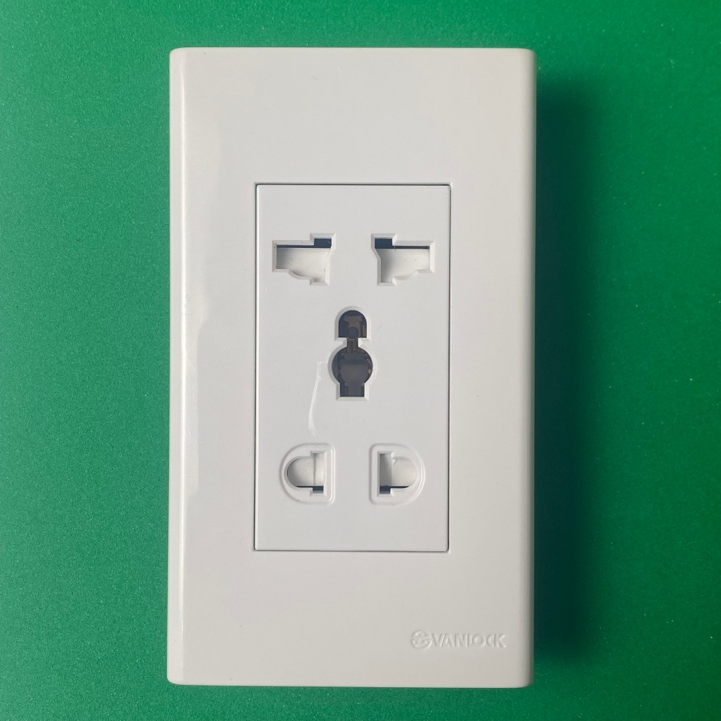 Ổ Cắm Đa Năng + Ổ Cắm 2 Chấu Có Màng Che 16A Sino Dòng S18CC - Hàng ...