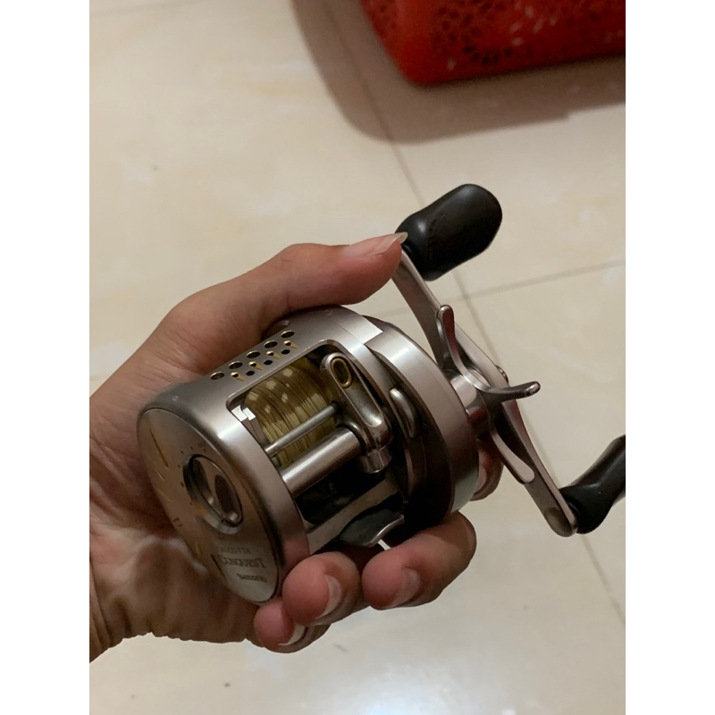 Conquest 201 DC Đời 2004 - Máy Câu Ngang DC 5.0.1 - Đạn 10+1 | Shopee ...