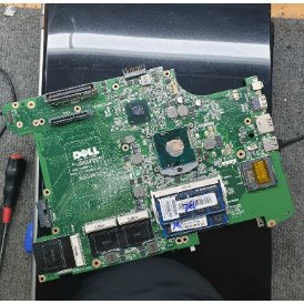 Cụm máy Dell Latitude 5520, chip i5 2410M còn màn và linh kiện zin bóc ...