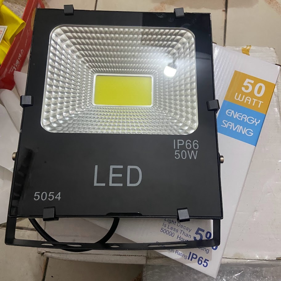 Đèn pha led ngoài trời 50w 100w 30w chiếu sáng biển quảng cáo sân vườn kho bãi nhà xưởng công ...