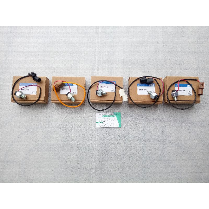 Công tắc báo cầu (Switch T/F gearshift 4WD lamp) Pajero V43 V45 V46 ...