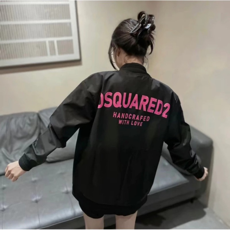 Aoa khoác bomber dsq chữ hồng in lưng 2 lớp | Shopee Việt Nam