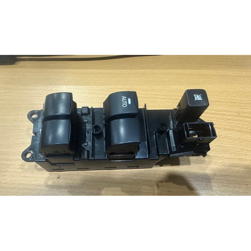 NEW Công tắc nâng hạ kính tổng Mitsubishi Attrage 2018-2021 | Shopee ...