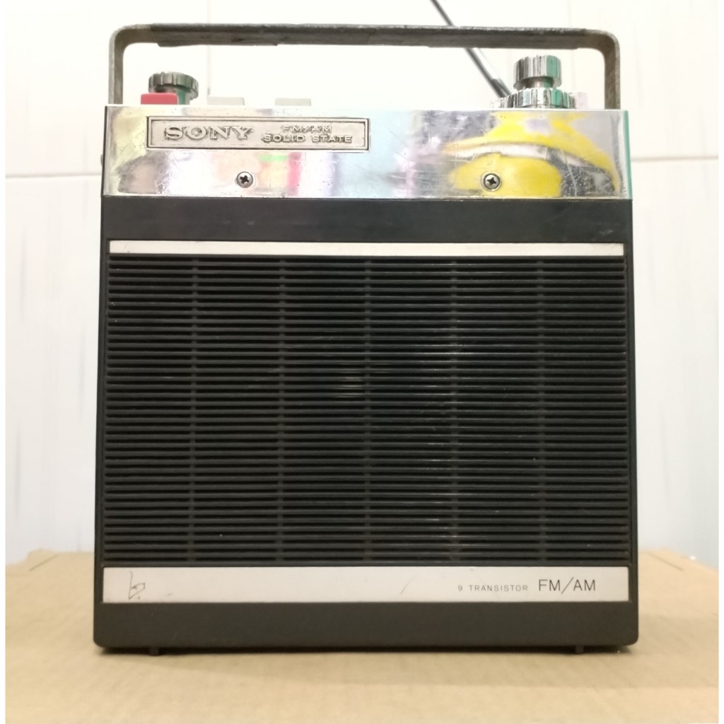 Radio Sony 7F-74W đồ cũ nghe hay ok 100% ( dùng bằng pin hoặc Adaptor 4 ...