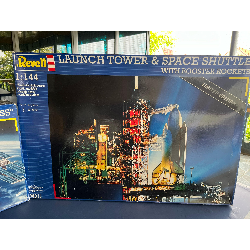 Revell 1/144 Launch Tower & Space Shuttle with Booster Rockets | Shopee Việt Nam